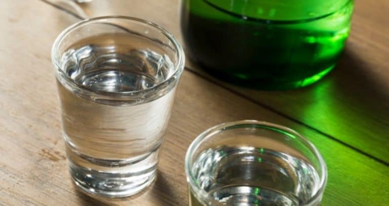 What Is Everclear? (Ingredients, Proof + More)