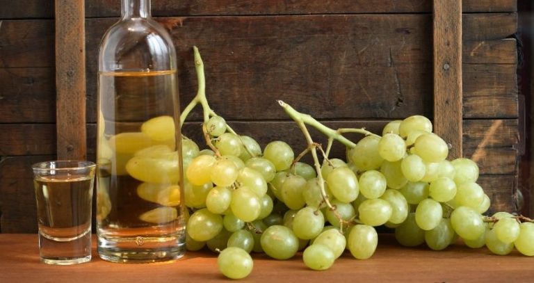 9 Vodkas Made From Grapes (Complete List)