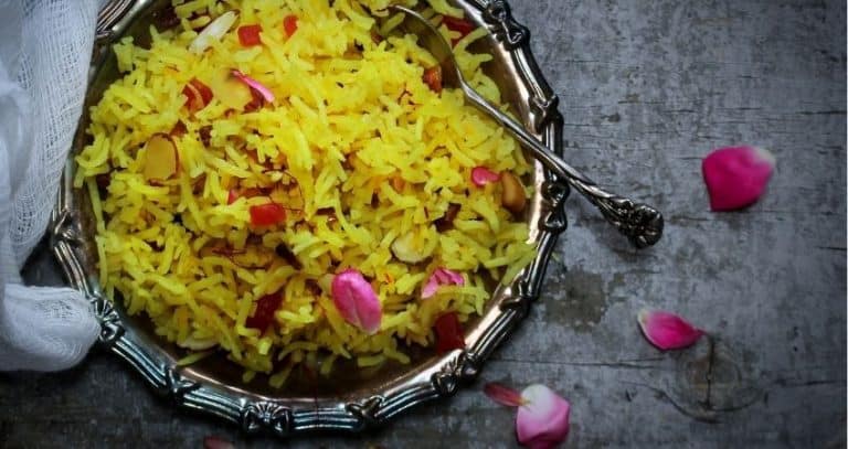 What Does Saffron Rice Taste Like? (Flavor, Smell, Color + More)